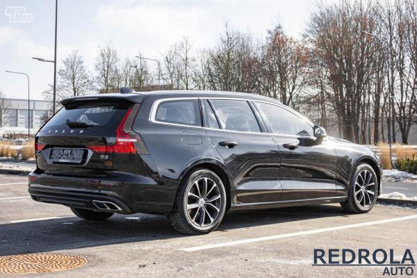 Melns Volvo V60 2018 Kauņa, ar dzinēja tilpumu 2.00 L un nobraukumu 226 tūkst. km par 12700 €, foto 4 vietnē AUTOMOTO.COM.LV