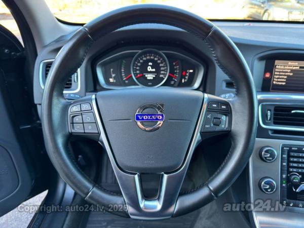 Melns Volvo V60 2018 Tallina, ar dzinēja tilpumu 1.50 L un nobraukumu 133 tūkst. km par 11990 €, foto 11 vietnē AUTOMOTO.COM.LV