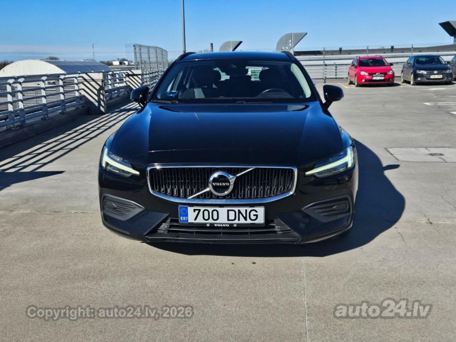 Black Volvo V60 2018 in Tallinn, with an engine capacity of 2.00 L and mileage of 202 thousand km for 16390 €, photo 3 on AUTOMOTO.COM.LV