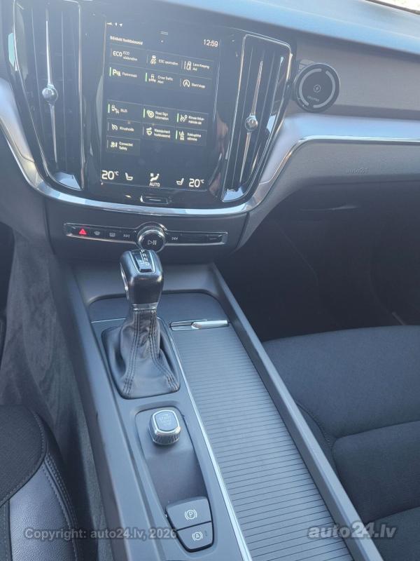 Melns Volvo V60 2018 Tallina, ar dzinēja tilpumu 2.00 L un nobraukumu 202 tūkst. km par 16390 €, foto 11 vietnē AUTOMOTO.COM.LV