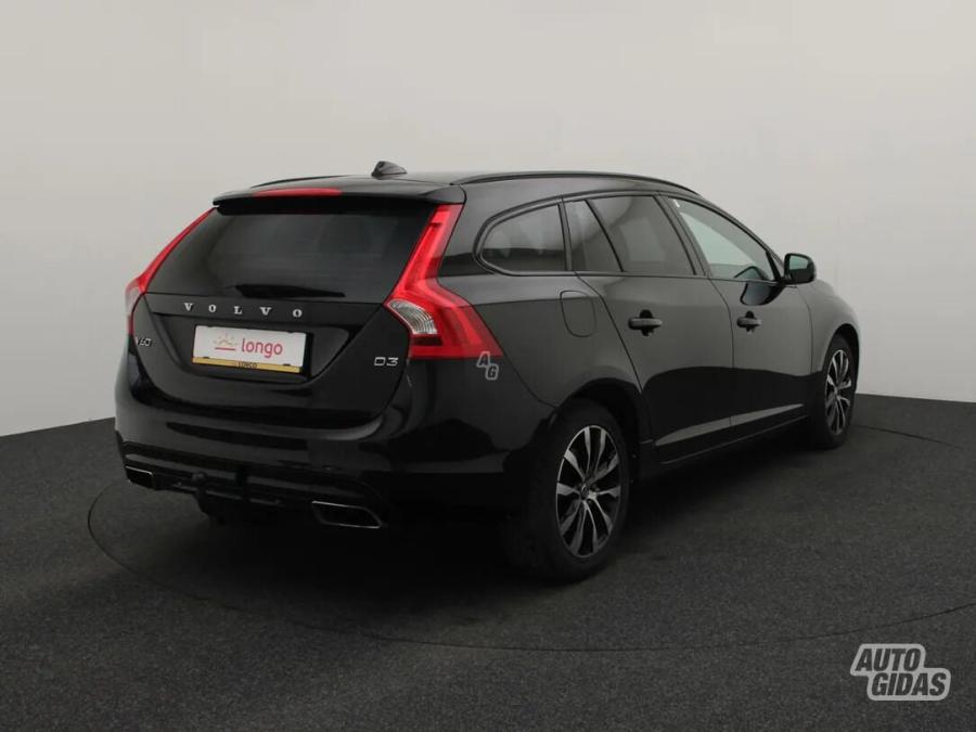 Black Volvo V60 2018 in Vilnius, with an engine capacity of 2.00 L and mileage of 254 thousand km for 11199 €, photo 9 on AUTOMOTO.COM.LV