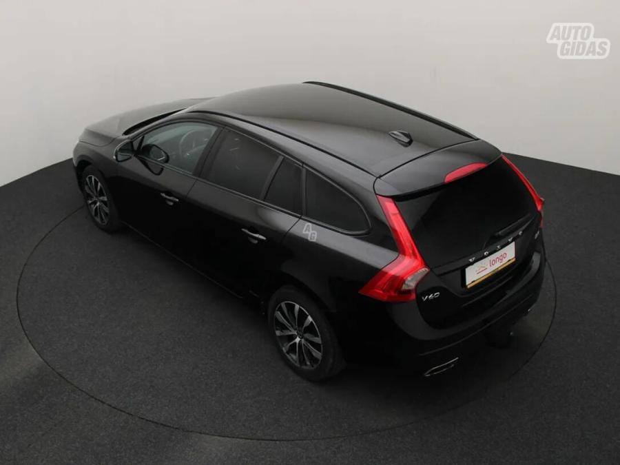 Black Volvo V60 2018 in Vilnius, with an engine capacity of 2.00 L and mileage of 254 thousand km for 11199 €, photo 13 on AUTOMOTO.COM.LV