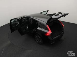 Black Volvo V60 2018 in Vilnius, with an engine capacity of 2.00 L and mileage of 254 thousand km for 11199 €, photo 14 on AUTOMOTO.COM.LV