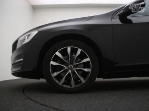 Black Volvo V60 2018 in Vilnius, with an engine capacity of 2.00 L and mileage of 254 thousand km for 11199 €, photo 29 on AUTOMOTO.COM.LV