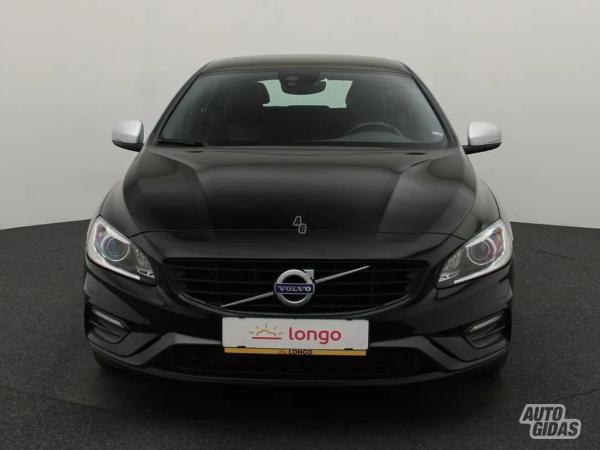 Black Volvo V60 2018 in Vilnius, with an engine capacity of 2.00 L and mileage of 204 thousand km for 13499 €, photo 3 on AUTOMOTO.COM.LV