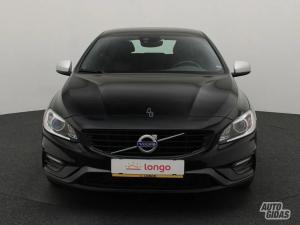 Black Volvo V60 2018 in Vilnius, with an engine capacity of 2.00 L and mileage of 204 thousand km for 13399 €, photo 4 on AUTOMOTO.COM.LV