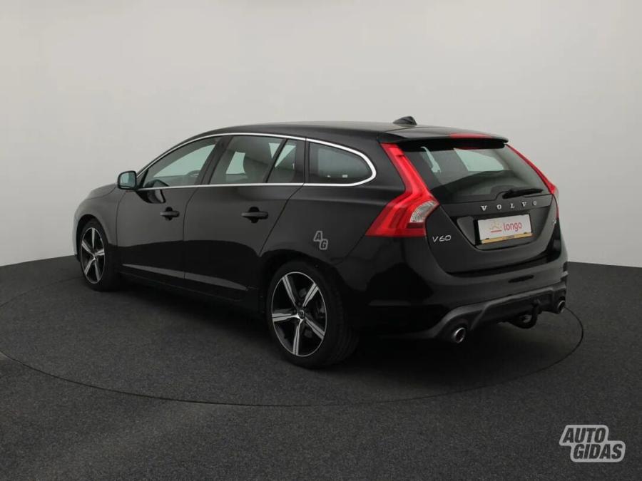 Black Volvo V60 2018 in Vilnius, with an engine capacity of 2.00 L and mileage of 204 thousand km for 13399 €, photo 8 on AUTOMOTO.COM.LV