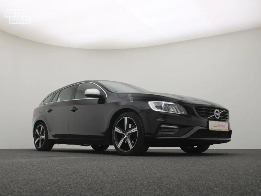 Black Volvo V60 2018 in Vilnius, with an engine capacity of 2.00 L and mileage of 204 thousand km for 13399 €, photo 12 on AUTOMOTO.COM.LV