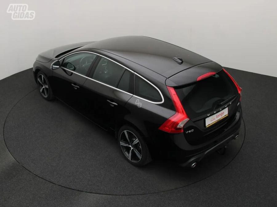 Black Volvo V60 2018 in Vilnius, with an engine capacity of 2.00 L and mileage of 204 thousand km for 13399 €, photo 13 on AUTOMOTO.COM.LV
