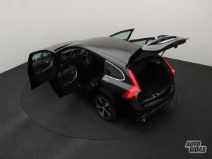 Black Volvo V60 2018 in Vilnius, with an engine capacity of 2.00 L and mileage of 204 thousand km for 13399 €, photo 14 on AUTOMOTO.COM.LV