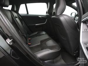 Black Volvo V60 2018 in Vilnius, with an engine capacity of 2.00 L and mileage of 204 thousand km for 13399 €, photo 16 on AUTOMOTO.COM.LV