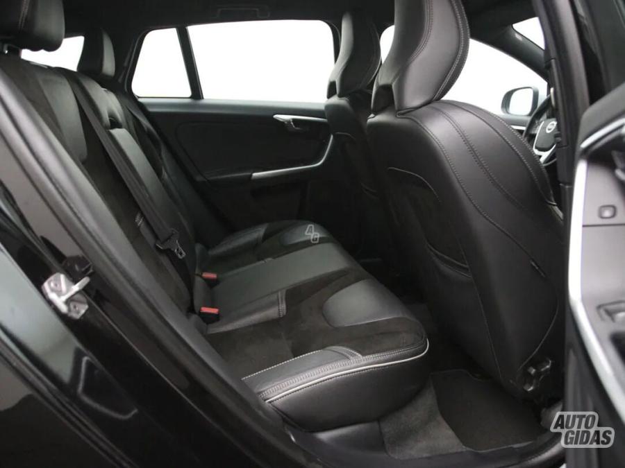 Black Volvo V60 2018 in Vilnius, with an engine capacity of 2.00 L and mileage of 204 thousand km for 13399 €, photo 16 on AUTOMOTO.COM.LV