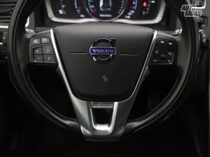Black Volvo V60 2018 in Vilnius, with an engine capacity of 2.00 L and mileage of 204 thousand km for 13399 €, photo 19 on AUTOMOTO.COM.LV