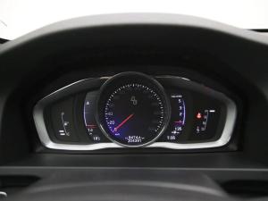 Black Volvo V60 2018 in Vilnius, with an engine capacity of 2.00 L and mileage of 204 thousand km for 13399 €, photo 20 on AUTOMOTO.COM.LV