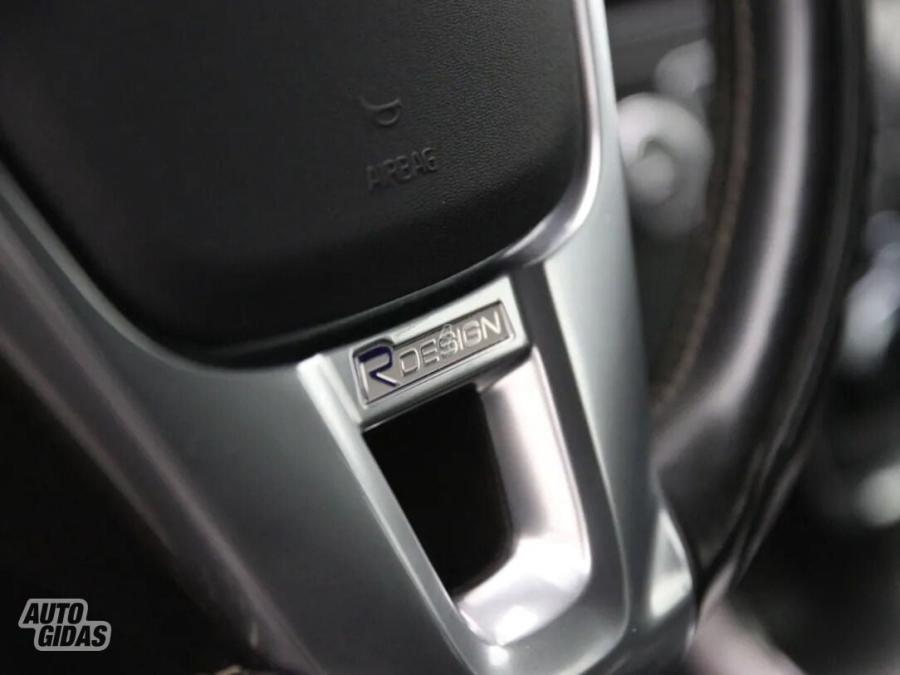 Black Volvo V60 2018 in Vilnius, with an engine capacity of 2.00 L and mileage of 204 thousand km for 13399 €, photo 33 on AUTOMOTO.COM.LV