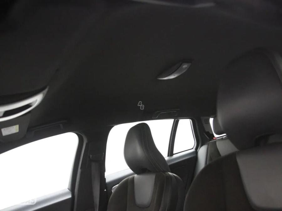 Black Volvo V60 2018 in Vilnius, with an engine capacity of 2.00 L and mileage of 204 thousand km for 13399 €, photo 35 on AUTOMOTO.COM.LV