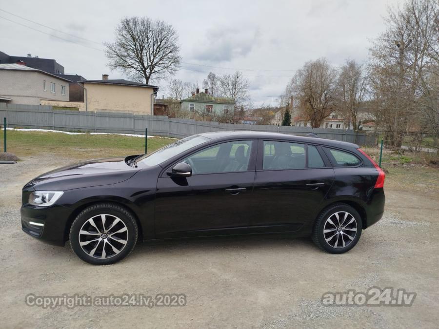 Melns Volvo V60 2018 Rakvere, ar dzinēja tilpumu 2.00 L un nobraukumu 238 tūkst. km par 9900 €, foto 7 vietnē AUTOMOTO.COM.LV