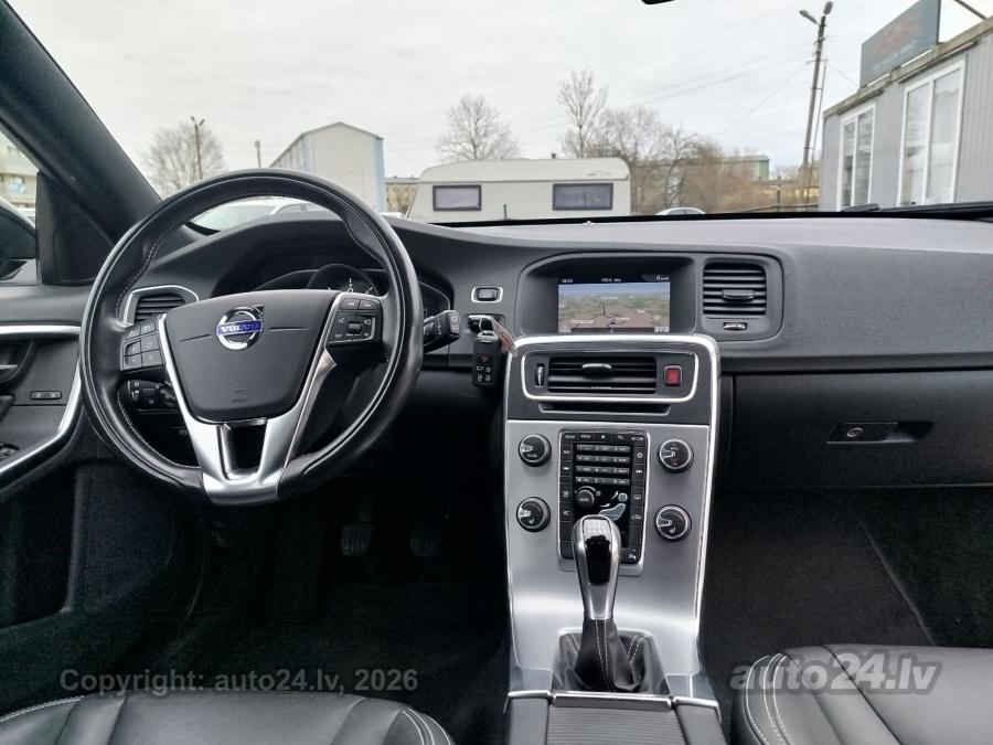 Melns Volvo V60 2018 Rakvere, ar dzinēja tilpumu 2.00 L un nobraukumu 238 tūkst. km par 9900 €, foto 9 vietnē AUTOMOTO.COM.LV