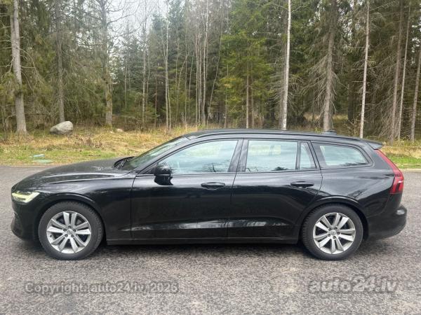 Black Volvo V60 2018 in Tallinn, with an engine capacity of 2.00 L and mileage of 144 thousand km for 15999 €, photo 2 on AUTOMOTO.COM.LV