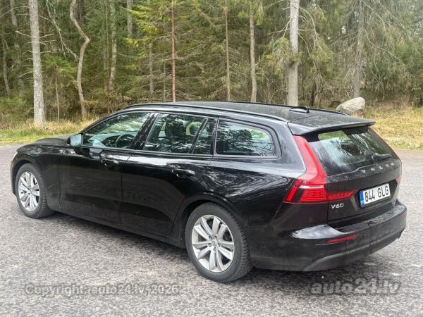 Black Volvo V60 2018 in Tallinn, with an engine capacity of 2.00 L and mileage of 144 thousand km for 15999 €, photo 3 on AUTOMOTO.COM.LV