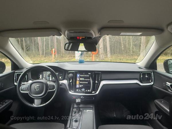 Black Volvo V60 2018 in Tallinn, with an engine capacity of 2.00 L and mileage of 144 thousand km for 15999 €, photo 7 on AUTOMOTO.COM.LV