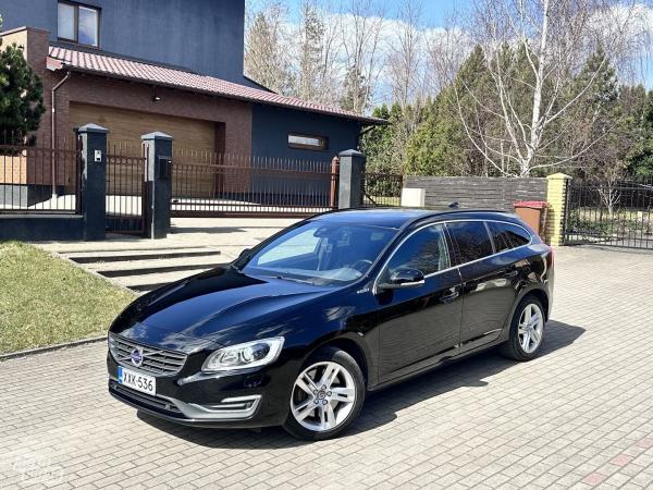 Melns Volvo V60 2018 Klaipėda, ar dzinēja tilpumu 2.40 L un nobraukumu 204 tūkst. km par 9300 €, foto  vietnē AUTOMOTO.COM.LV