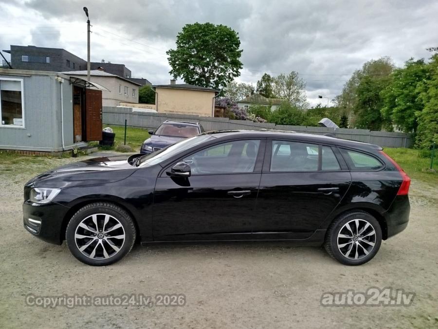 Melns Volvo V60 2018 Rakvere, ar dzinēja tilpumu 2.00 L un nobraukumu 238 tūkst. km par 9900 €, foto 7 vietnē AUTOMOTO.COM.LV