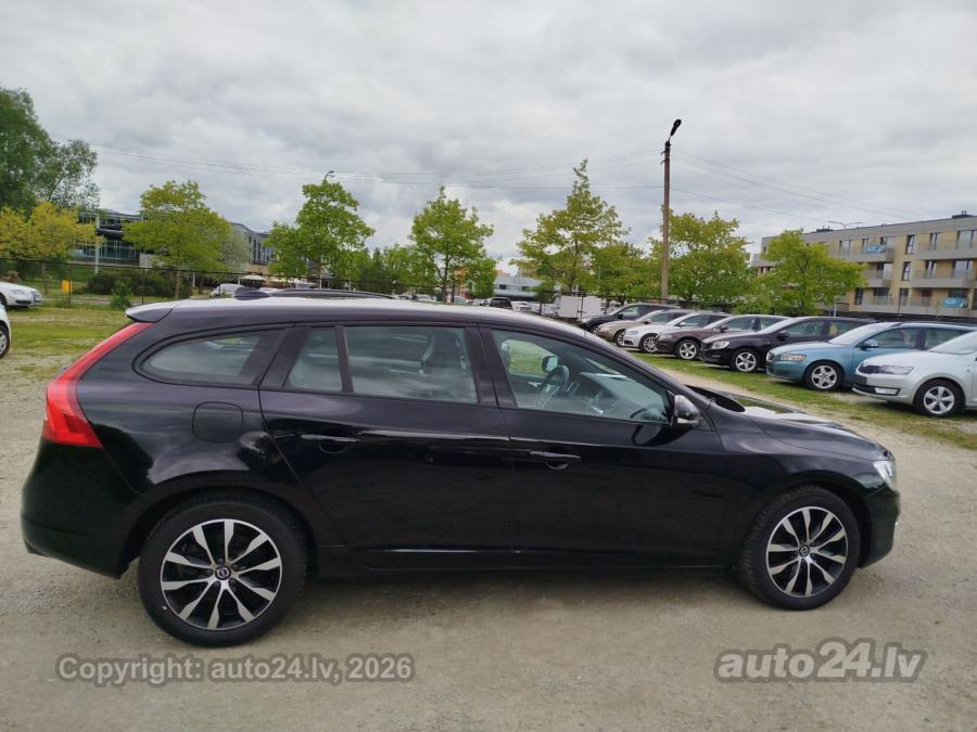 Melns Volvo V60 2018 Rakvere, ar dzinēja tilpumu 2.00 L un nobraukumu 238 tūkst. km par 9900 €, foto 8 vietnē AUTOMOTO.COM.LV