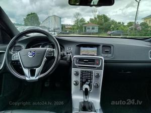 Melns Volvo V60 2018 Rakvere, ar dzinēja tilpumu 2.00 L un nobraukumu 238 tūkst. km par 9900 €, foto 9 vietnē AUTOMOTO.COM.LV