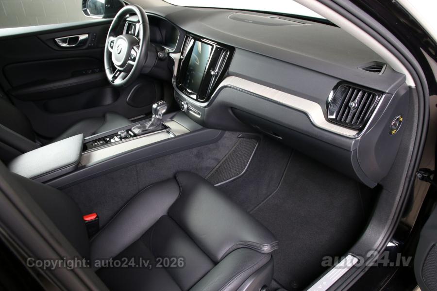 Melns Volvo V60 2018 Pērnava, ar dzinēja tilpumu 2.00 L un nobraukumu 127 tūkst. km par 19990 €, foto 10 vietnē AUTOMOTO.COM.LV
