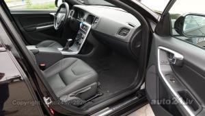 Melns Volvo V60 2018 Tartu, ar dzinēja tilpumu 2.00 L un nobraukumu 219 tūkst. km par 10990 €, foto 3 vietnē AUTOMOTO.COM.LV
