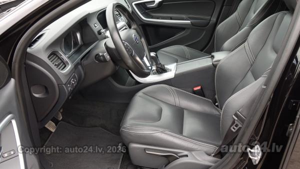 Melns Volvo V60 2018 Tartu, ar dzinēja tilpumu 2.00 L un nobraukumu 219 tūkst. km par 10990 €, foto 3 vietnē AUTOMOTO.COM.LV
