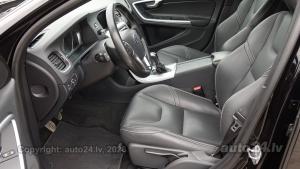 Melns Volvo V60 2018 Tartu, ar dzinēja tilpumu 2.00 L un nobraukumu 219 tūkst. km par 10990 €, foto 4 vietnē AUTOMOTO.COM.LV
