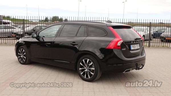 Melns Volvo V60 2018 Tartu, ar dzinēja tilpumu 2.00 L un nobraukumu 219 tūkst. km par 10990 €, foto 8 vietnē AUTOMOTO.COM.LV