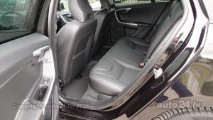 Melns Volvo V60 2018 Tartu, ar dzinēja tilpumu 2.00 L un nobraukumu 219 tūkst. km par 10990 €, foto 11 vietnē AUTOMOTO.COM.LV