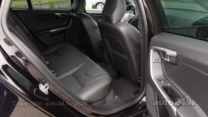 Melns Volvo V60 2018 Tartu, ar dzinēja tilpumu 2.00 L un nobraukumu 219 tūkst. km par 10990 €, foto 13 vietnē AUTOMOTO.COM.LV