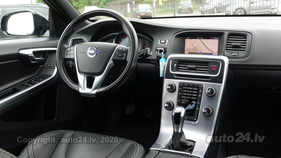 Melns Volvo V60 2018 Tartu, ar dzinēja tilpumu 2.00 L un nobraukumu 219 tūkst. km par 10990 €, foto 19 vietnē AUTOMOTO.COM.LV