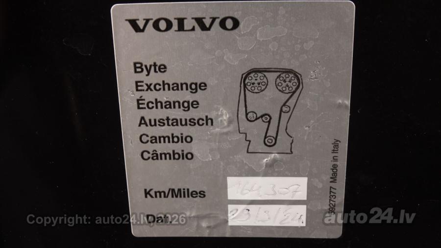 Melns Volvo V60 2018 Tartu, ar dzinēja tilpumu 2.00 L un nobraukumu 219 tūkst. km par 10990 €, foto 24 vietnē AUTOMOTO.COM.LV