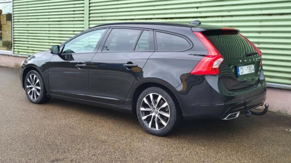 Melns Volvo V60 2018 Rīga, ar dzinēja tilpumu 2.00 L un nobraukumu 201 tūkst. km par 10900 €, foto 9 vietnē AUTOMOTO.COM.LV