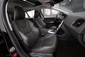 Melns Volvo V60 2018 Jelgava, ar dzinēja tilpumu 2.00 L un nobraukumu 264 tūkst. km par 12500 €, foto 12 vietnē AUTOMOTO.COM.LV