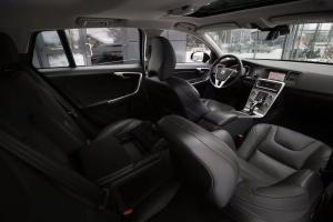 Melns Volvo V60 2018 Jelgava, ar dzinēja tilpumu 2.00 L un nobraukumu 264 tūkst. km par 12500 €, foto 13 vietnē AUTOMOTO.COM.LV