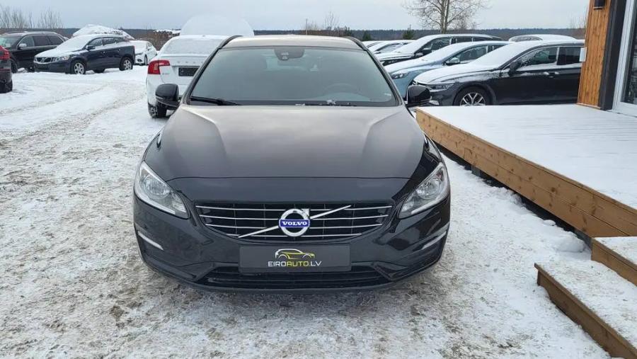 Melns Volvo V60 2018 Rīga, ar dzinēja tilpumu 2.00 L un nobraukumu 201 tūkst. km par 10900 €, foto 3 vietnē AUTOMOTO.COM.LV