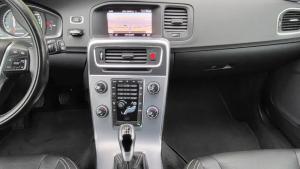 Melns Volvo V60 2018 Rīga, ar dzinēja tilpumu 2.00 L un nobraukumu 201 tūkst. km par 10900 €, foto 11 vietnē AUTOMOTO.COM.LV