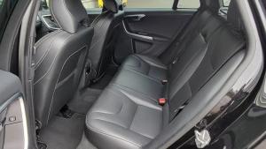 Melns Volvo V60 2018 Rīga, ar dzinēja tilpumu 2.00 L un nobraukumu 201 tūkst. km par 10900 €, foto 14 vietnē AUTOMOTO.COM.LV