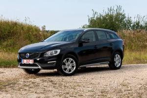 Черный Вольво B60 2018 в Рига, объемом двигателя 2.00 л и пробегом 217 тыс. км за 13495 €, фото 4 на AUTOMOTO.COM.LV