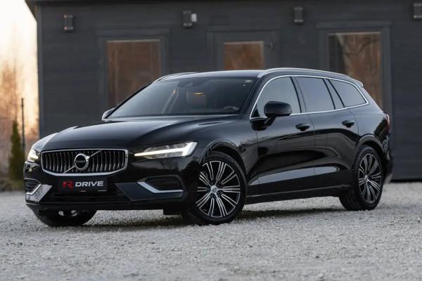 Melns Volvo V60 2018 Jelgava, ar dzinēja tilpumu 2.00 L un nobraukumu 167 tūkst. km par 17000 €, foto 3 vietnē AUTOMOTO.COM.LV