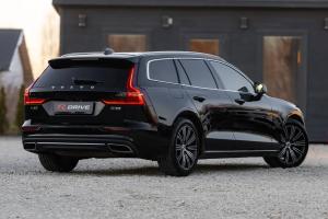 Melns Volvo V60 2018 Jelgava, ar dzinēja tilpumu 2.00 L un nobraukumu 167 tūkst. km par 17000 €, foto 5 vietnē AUTOMOTO.COM.LV