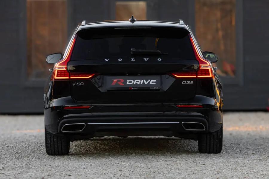 Melns Volvo V60 2018 Jelgava, ar dzinēja tilpumu 2.00 L un nobraukumu 167 tūkst. km par 17000 €, foto 6 vietnē AUTOMOTO.COM.LV