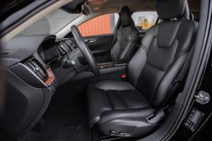 Melns Volvo V60 2018 Jelgava, ar dzinēja tilpumu 2.00 L un nobraukumu 167 tūkst. km par 17000 €, foto 9 vietnē AUTOMOTO.COM.LV