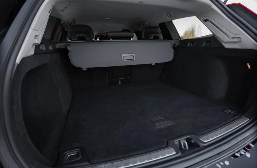 Melns Volvo V60 2018 Jelgava, ar dzinēja tilpumu 2.00 L un nobraukumu 167 tūkst. km par 17000 €, foto 12 vietnē AUTOMOTO.COM.LV